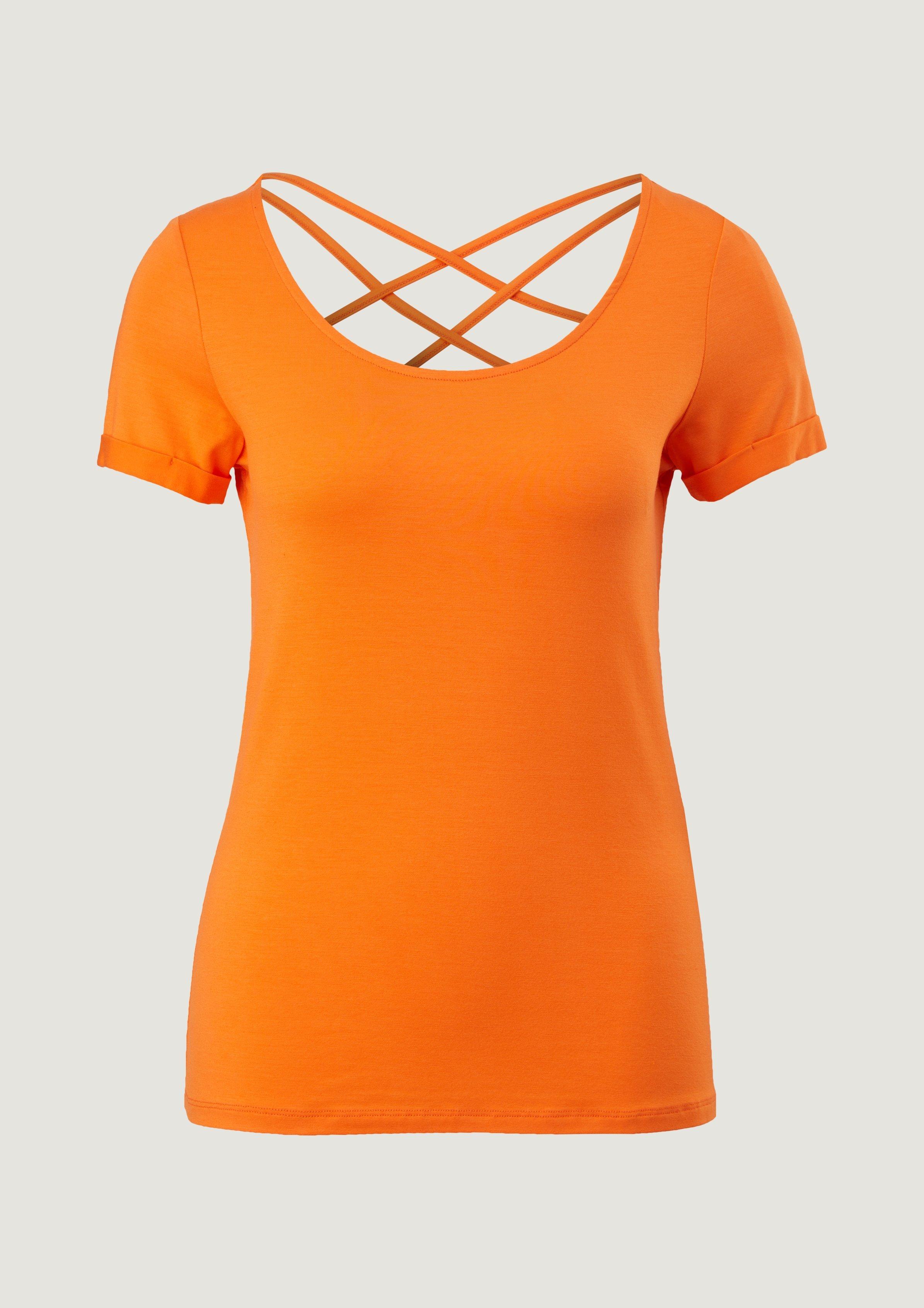 comma-t-shirt-with-a-tie-detail
